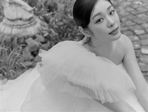 김연아 ♥고우림과 동화 같은 웨딩 사진 추가 공개 역시 퀸연아” 인스타