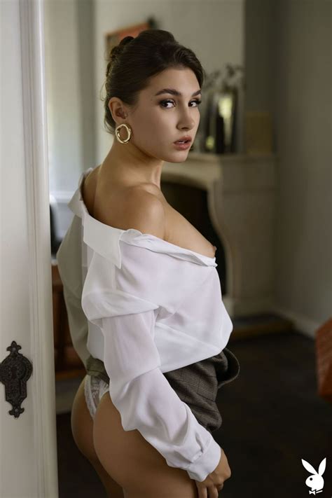 Gorgeous Ellie Luna With Natural Tits And Hot Ass Posing Naked 12 Photos