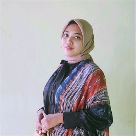 Shinta Putri Ikadayani Tulungagung Jawa Timur Indonesia Profil