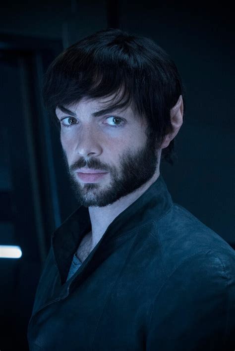Ethan Peck Interview Stark Trek Discovery And Playing Spock
