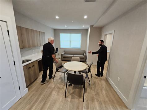 Photos Lakewood Mayor Ray Coles Visits The Mishkan Aron Hachnosas