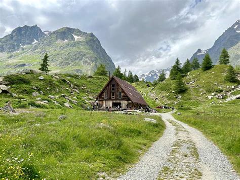 Cabane Du Combal Tmb Trail Guide
