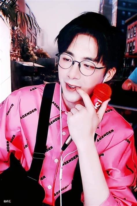 Pin By Rsrainy On Lyn Cute Red Leather Jacket Red Leather Fashion