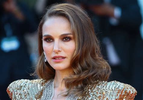 Hot Actresses With Brown Hair