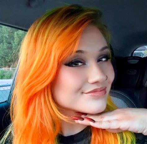 Chloe Chronic Biographywiki Age Height Career Photos And More