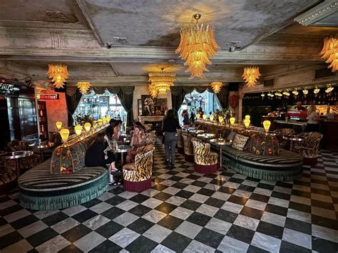 Lou Lous Jungle Room At The Historic Lafayette Hotel Deke Dickerson