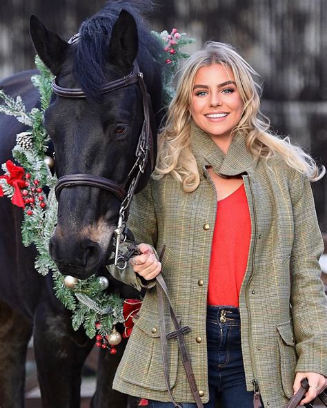 Sleigh Queen 🎄 ️ 🎅🏻 Millie Stennett Showjumping