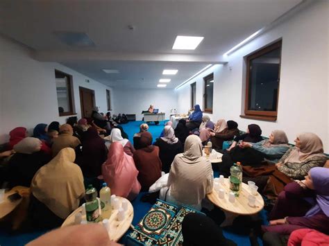 Dr Irma Karadža Duraković Poslanikov Sunet Je Temelj Preventivne Stomatologije Medžlis