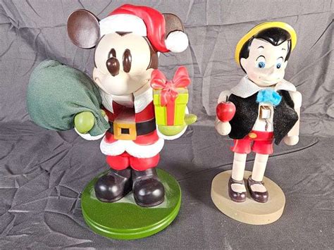 Disney Nutcrackers Tands Auction Service