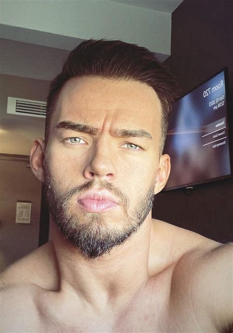 Austin Theory 🧿🫦🧿 Rwrestlewiththepackage