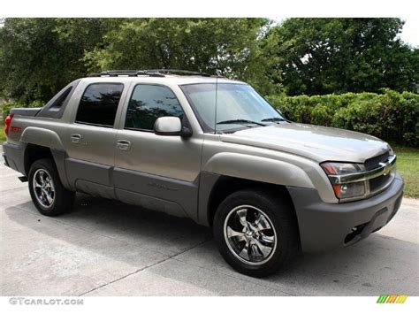 2002 Light Pewter Metallic Chevrolet Avalanche Z71 4x4 19883671 Photo