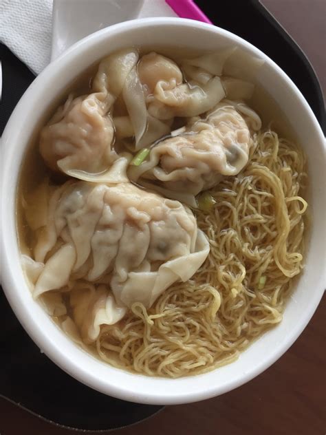 2025池记香港国际机场店美食餐厅云吞个大馅满，汤汁浓郁，面【去哪儿攻略】