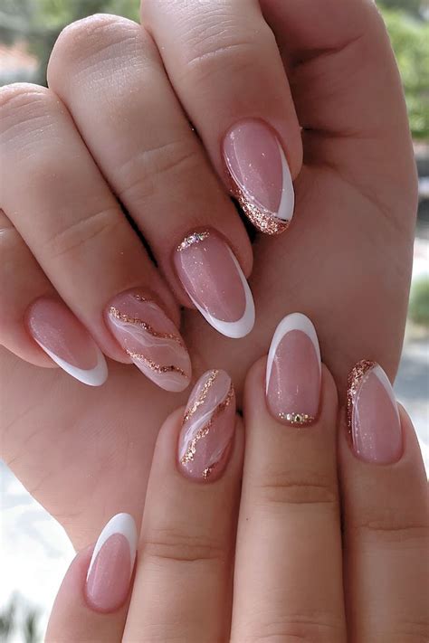 25 White And Gold Nail Designs Everyone Will Be Wearing In 2025 Gel
