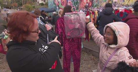 Emma Munson Foundation Sharing Love Through Halloween Costumes Cbs Pittsburgh