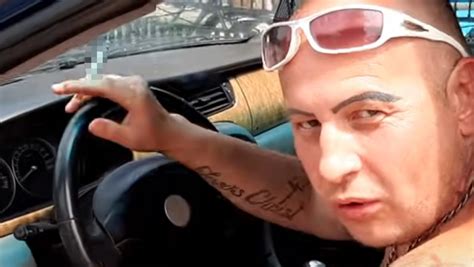 Vidimo Se U Zadruzi 5 Biza Ponovo šokira Sedi Na Parama U Ljutoj Mašini I Najavljuje Ludnicu