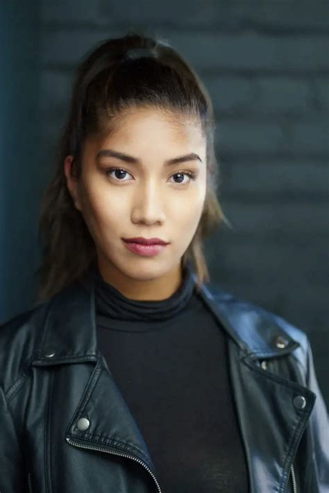 Tips For Dressing For Your Acting Headshots Shunvogue