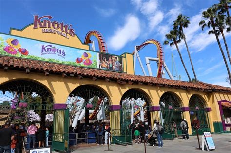 Knotts Berry Farm Rides And Attractions Knotts Berry Farm Wikipedia