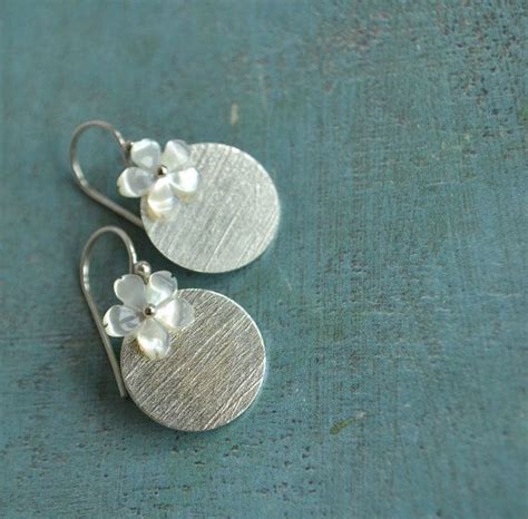 Floating Flower Zilveren Schijfje Met Wit Van Fleurfatale Op Etsy €28
