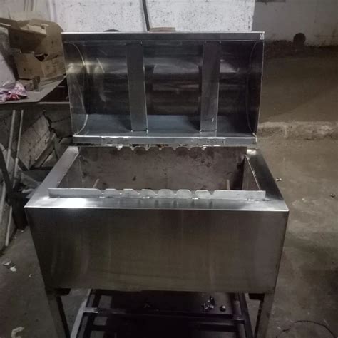 Silver Stainless Steel Outdoor Grill Barbeque Machine For Commercial No Of Skewers 8 At