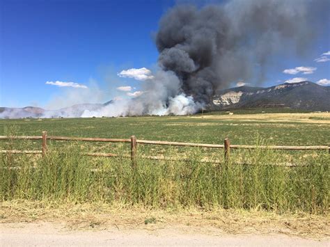 Full Containment Of Fire Near Parachute Expected By Days End Cbs