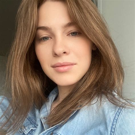 Mine Vici Webcam Show Strip Chat