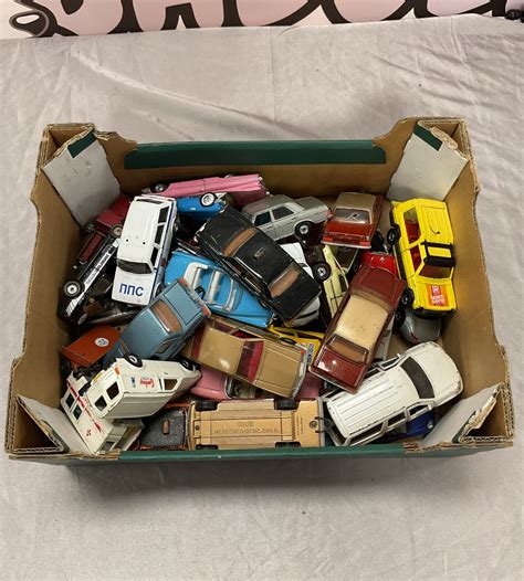 Box Of Mixed Model Toy Cars Badgers Auctions
