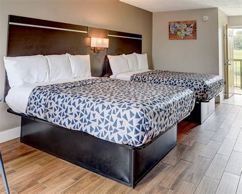 Econo Lodge Sevierville Pigeon Forge On The River Updated 2026 Prices