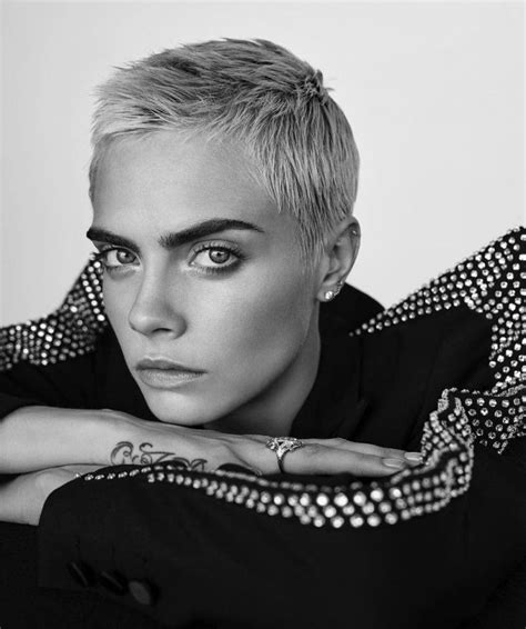 A Guide To Cool Cara Delevingne Pixie Hairstyles Pixie Haircut