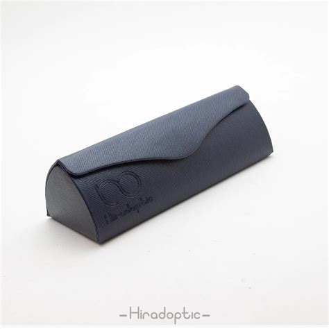 قاب عینک مثلثی چرمی بینایی سنجی و عینک هیراد