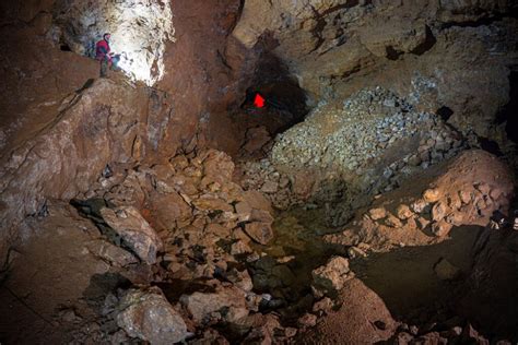 Masson Cavern Roof Cracks Uk Caving