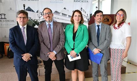 Jueza Y Magistrados Lanzan Libro Que Describe Proceso Penal