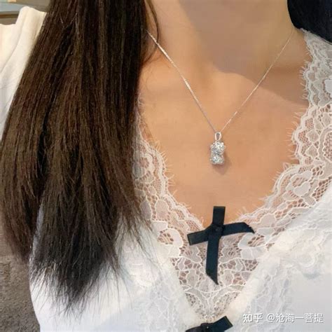 视钱如命的女人 知乎