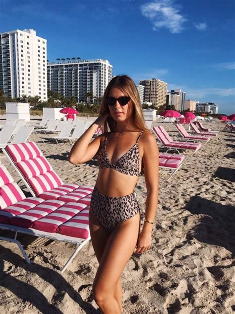 9 Hot Sexy Leola Bikini Pics