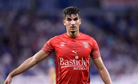 Officiel Zinedine Ferhat écarte Lalgérie Et Opte Pour Ce Club