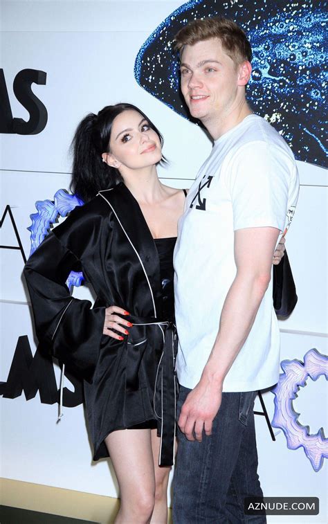 Ariel Winter Displays Her Sexy Super Fit Legs At The Palmskaos Opening