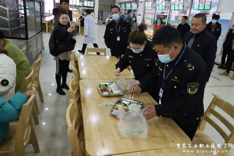 学校组织开展食物中毒应急演练 甘肃工业职业技术大学