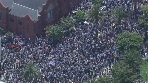 No Kings Protest Take Place Across Bay Area Abc7 San Francisco