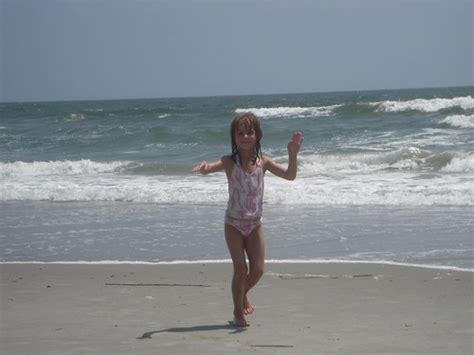 Beach 08 047 Laura Flickr