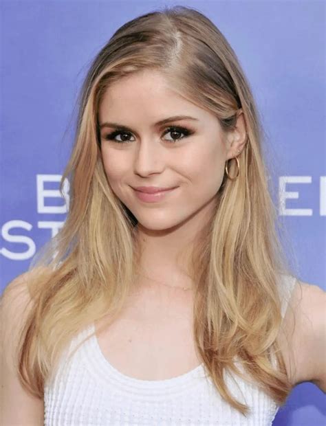Erin Moriarty Scrolller