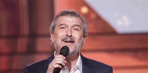 Daniel Lévi Mask Singer Son Combat Contre Le Cancer Continue Il Y A Des Moments