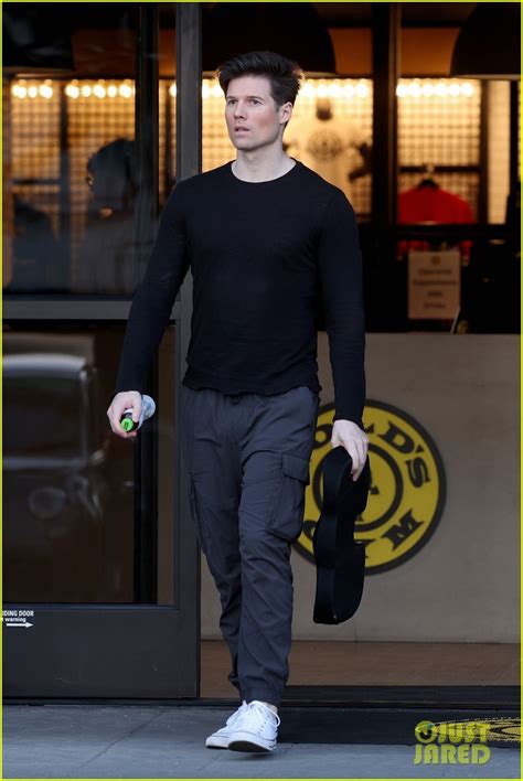 Calvin Klein 83 Spotted At Gym With Model Boyfriend Kevin Baker 37