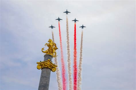 საქართველოს საქართველოს დამოუკიდებლობის დღე თავისუფლების მოედანზე რეკრუტების მიერ საზეიმო