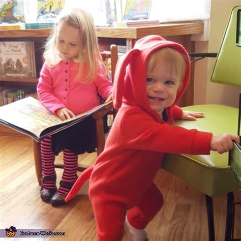 Clifford And Emily Elizabeth Costume Photo 22