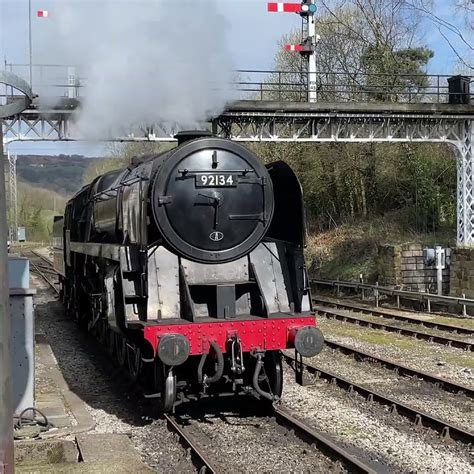 Nymr 9f No92134 Steaming Into Grosmont Youtube