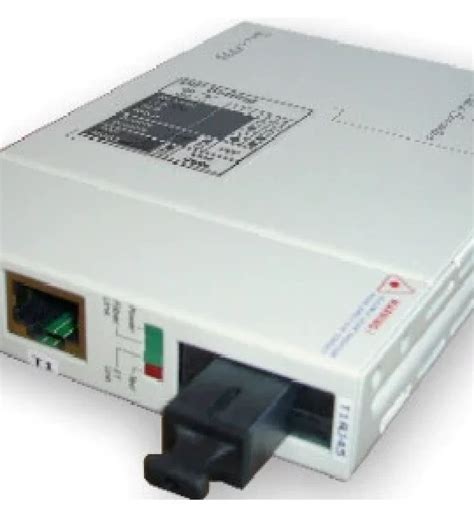 T1 Rj45 100ohm To Singlemode Single Strand 15501310nm Fiber Optic