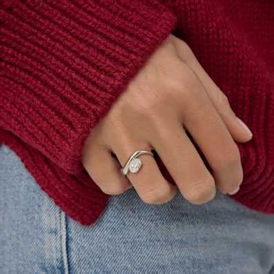Jackie Oval Ring Lab Grown Diamond Ring By Kimaï