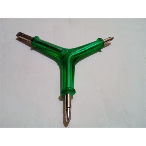 Jual Obeng Segitiga Arah Shopee Indonesia