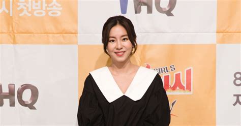 포토 유이 화사한 미소