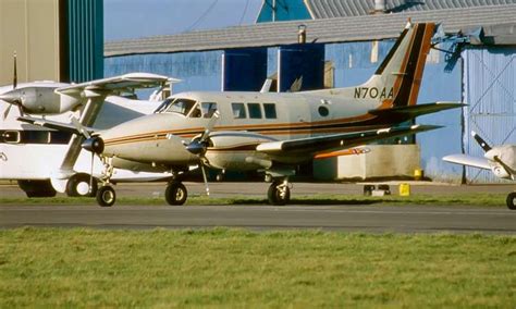 Aviation Photographs Of Beech 70 Queen Air Abpic