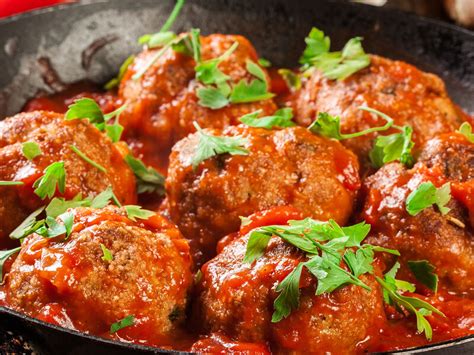 Приготуйте смачні фрикадельки у вершковому соусі за цим рецептом Читайте на Ukr Net